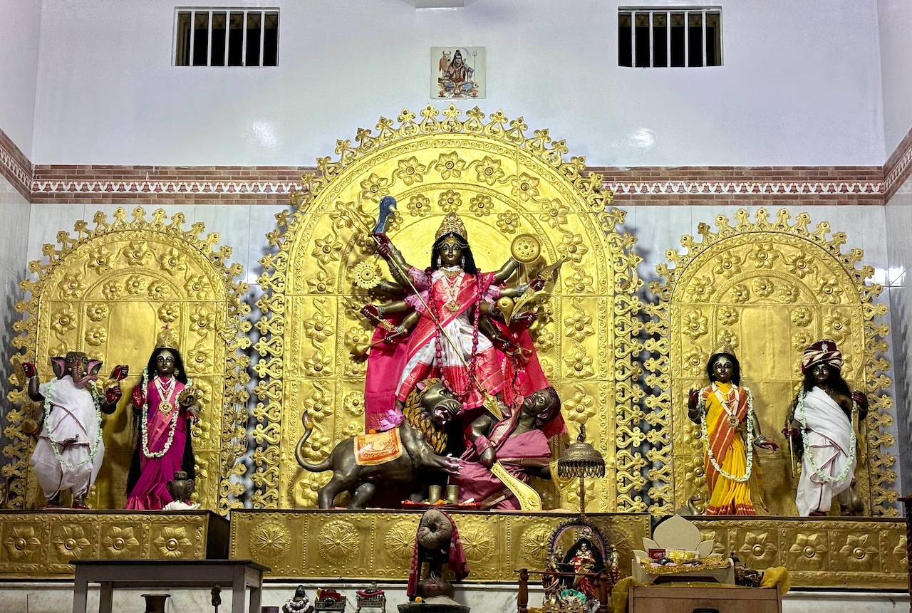Daily worshipped Durga idols of Kolkata – Part 1 – Blog of Kinjal Bose